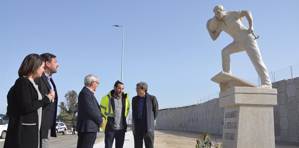 Inauguración del monumento de homenaje al estibador portuario