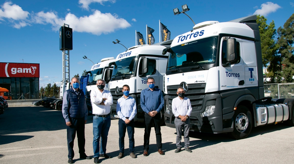Grupo Torres refuerza su flota con 12 tractoras Mercedes-Benz ...
