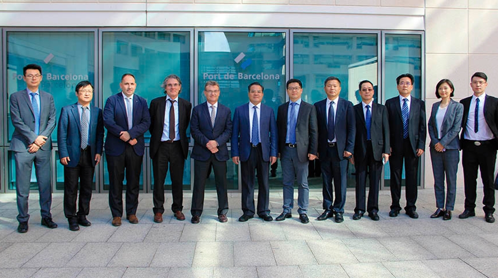 COSCO lleva de visita al Puerto de Barcelona a la financiera China ...
