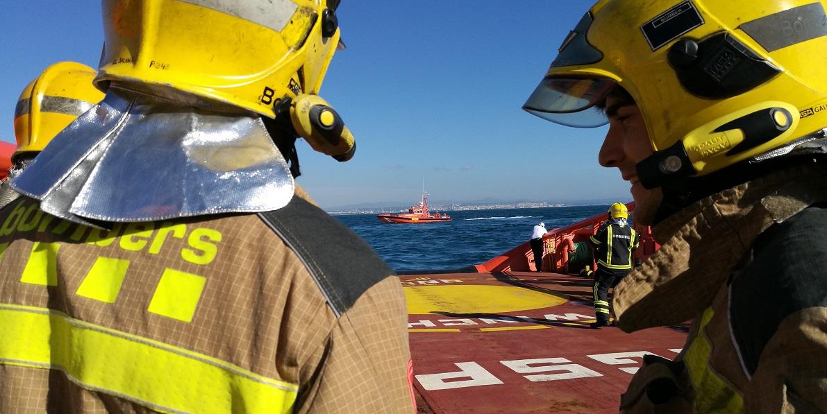 Port Tarragona hace entrega de material específico a los Bomberos de la ...