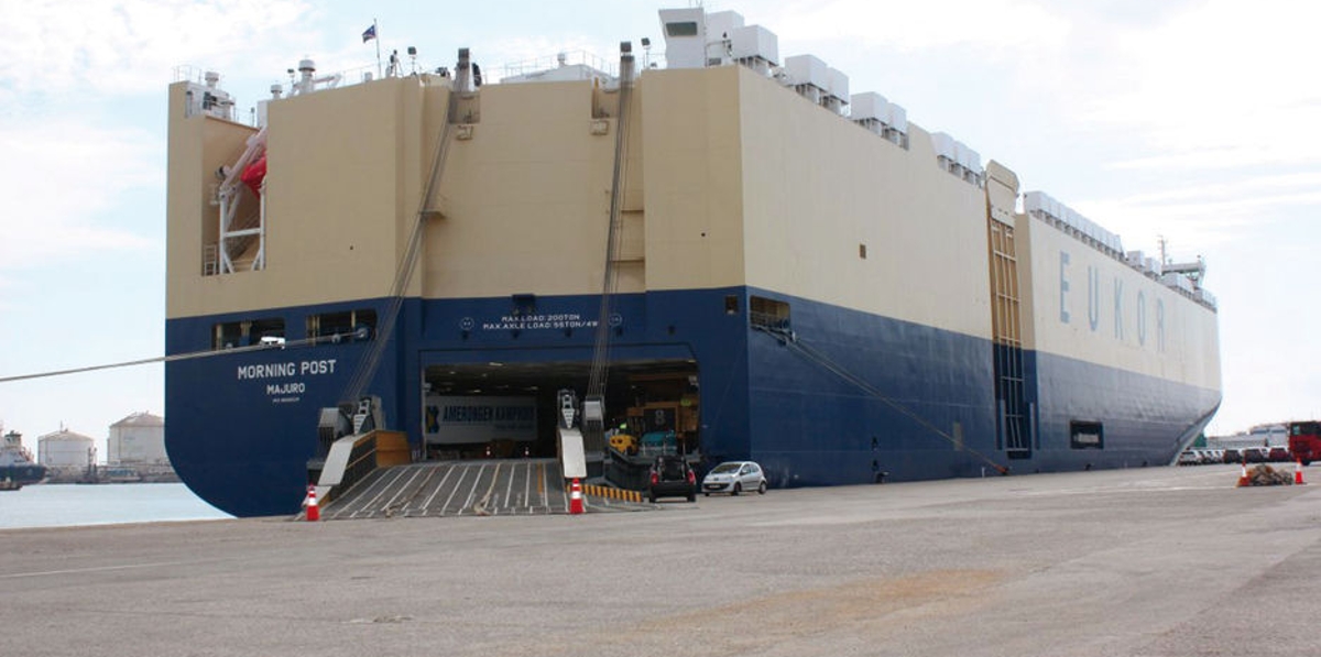 El Puerto de Barcelona recibe el nuevo buque PCTC post panamax de Eukor ...