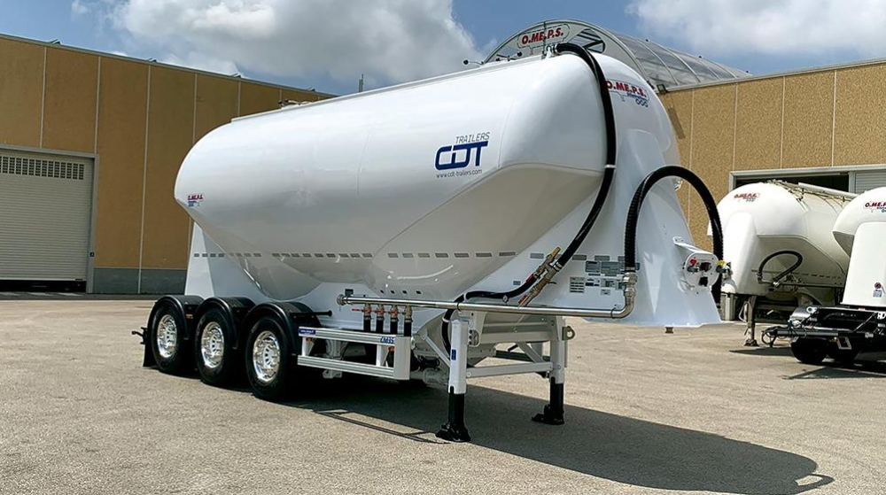 CDT Trailers estrena instalaciones y zona de exposición