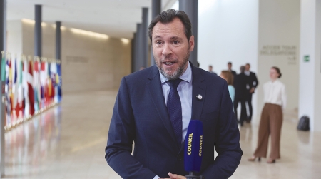 Óscar Puente plantea acelerar la fabricación y entrega de trenes