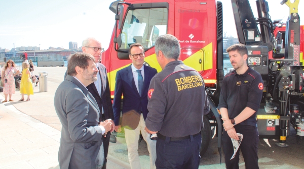 Port de Barcelona y Bombers ejemplifican su cooperación con la compra ...