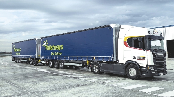 Palletways incorpora su primer duotráiler en la ruta Barcelona-Madrid