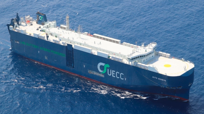 UECC presenta el “Auto Achieve”, su último PCTC híbrido de batería de GNL multicombustible