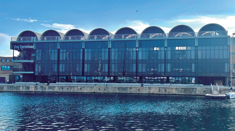 The Terminal HUB reactiva la antigua Estación Marítima de Valencia como ...